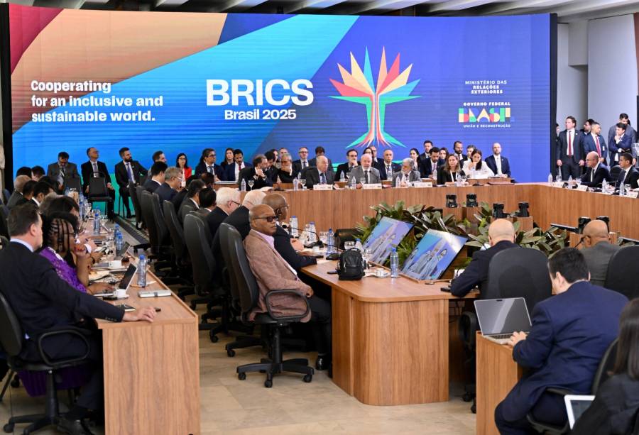 Pacto Histórico propone la adhesión de Colombia a los BRICS en ...